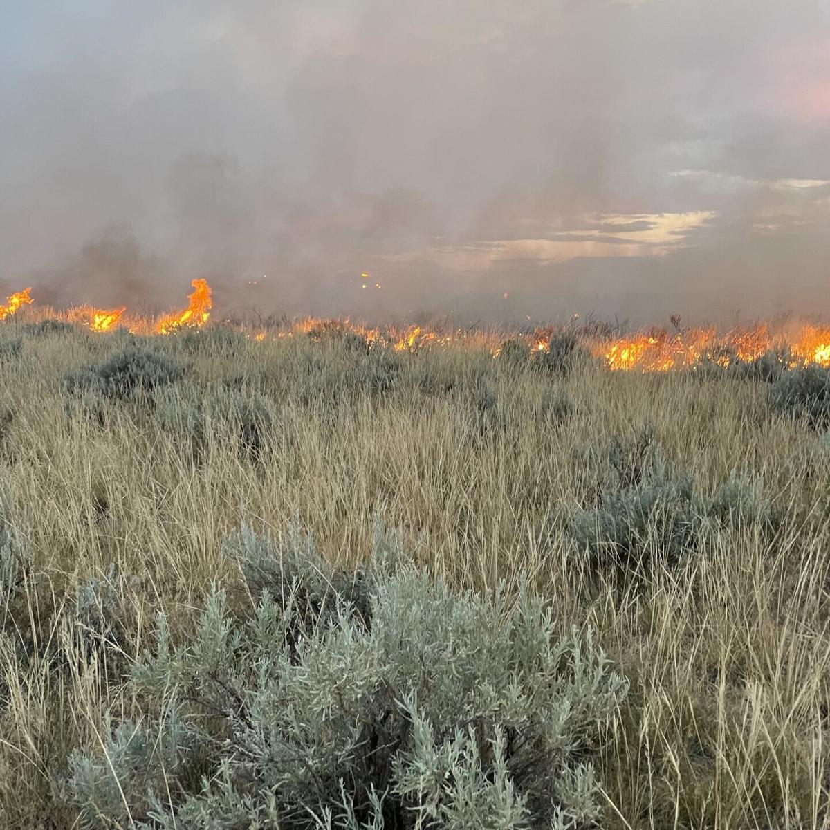 Crews contain 200-acre fire in rural Natrona County
