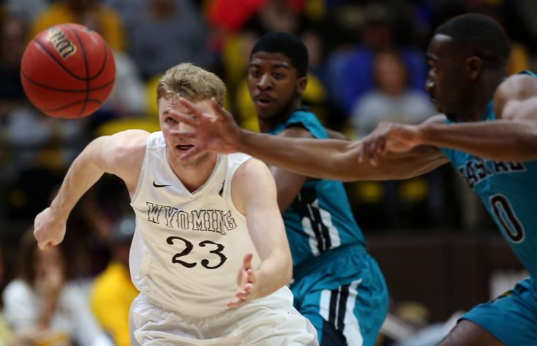 Wyoming men's basketball ends season with a CBI championship win over ...