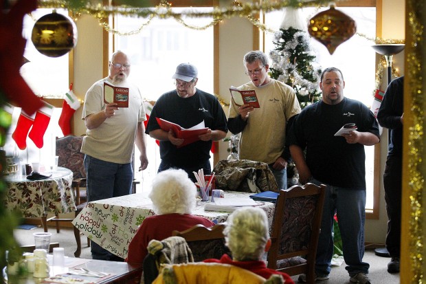Set Free Church embraces new home, returns to Paradise Valley for caroling