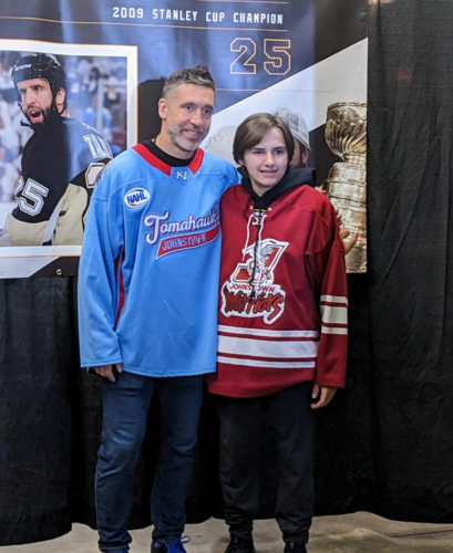 Charity hockey game to benefit local youth player | News | tribdem.com