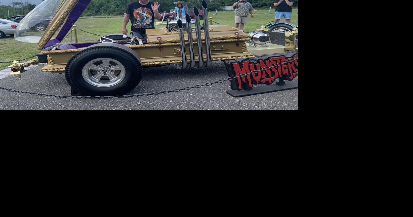 'The Munsters' actor Butch Patrick visits Silver Drive-In on theater ...