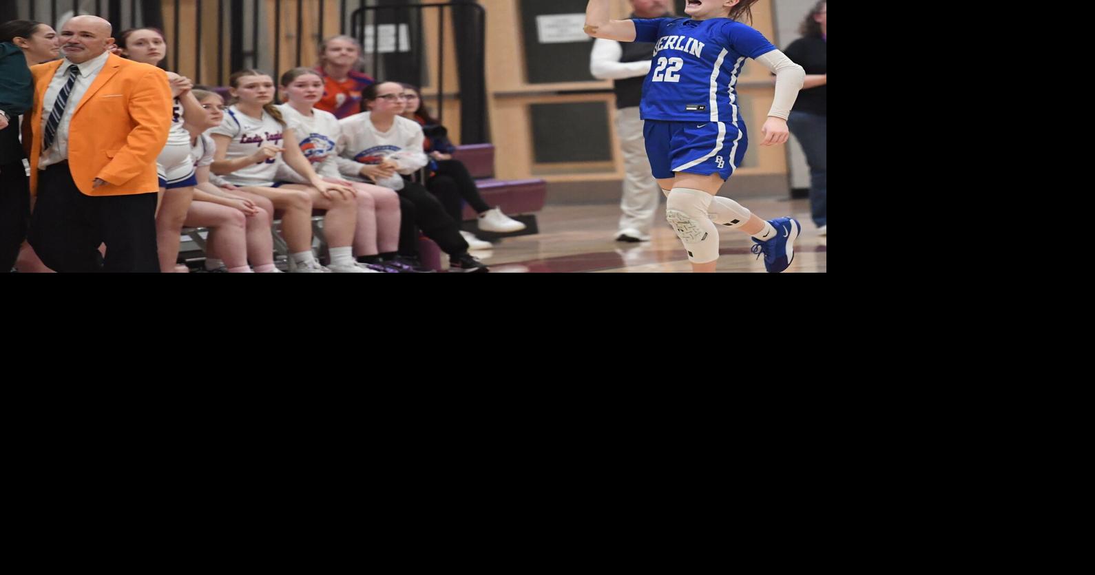 PHOTO GALLERY | Coral Prosser, Berlin Brothersvalley girls pull past ...