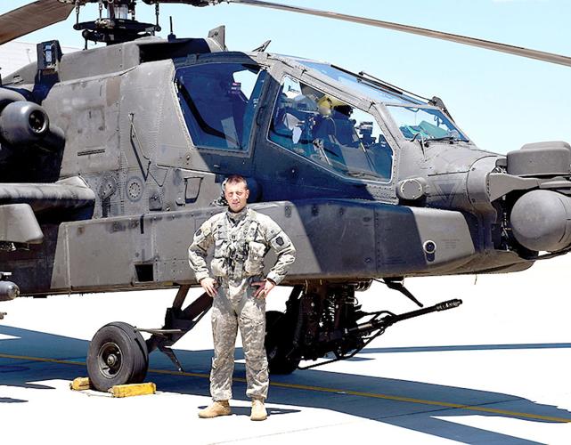 apache helicopter commander