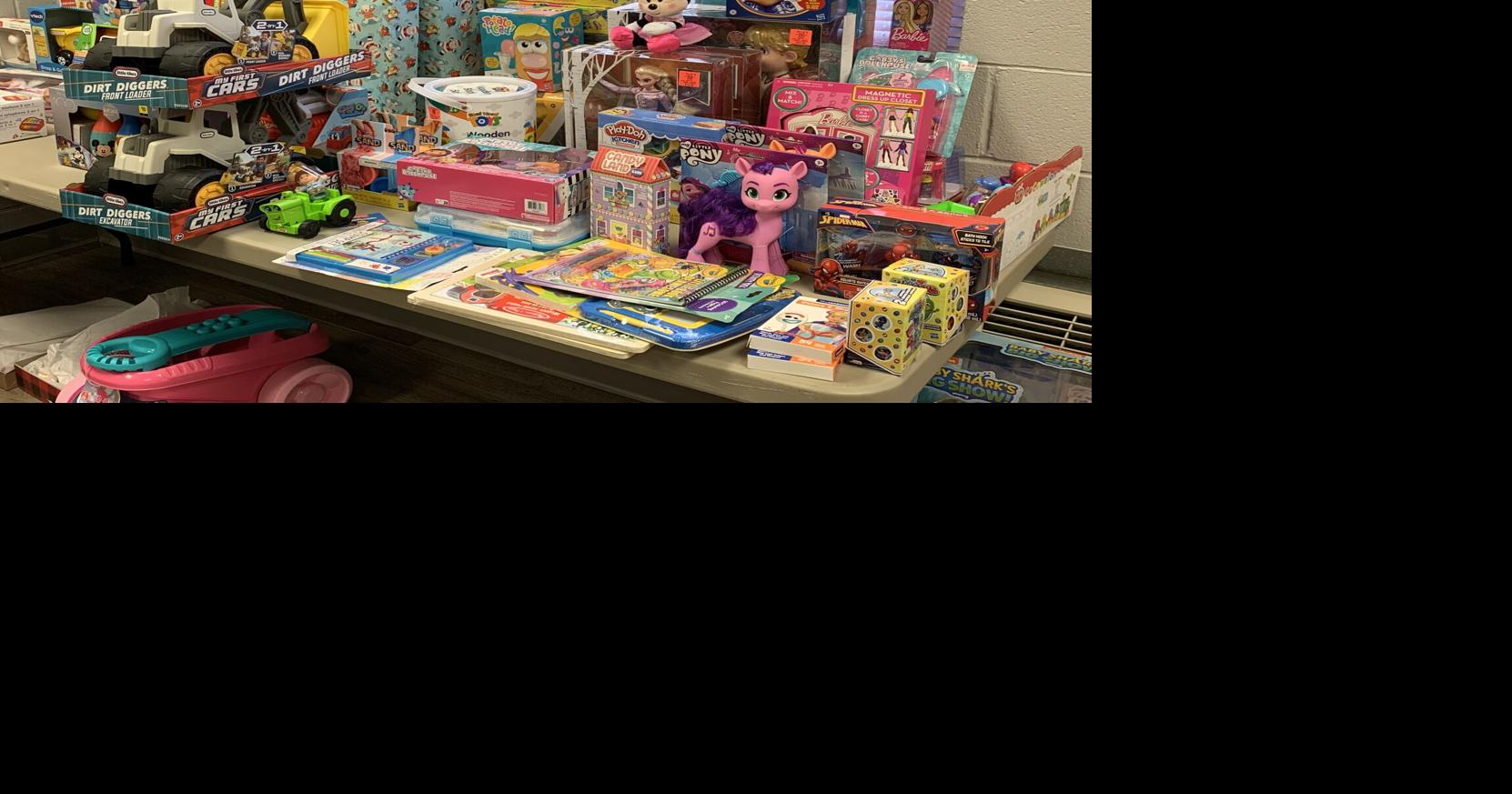 Police brighten Christmas for kids in Windber | Local News | tribdem.com