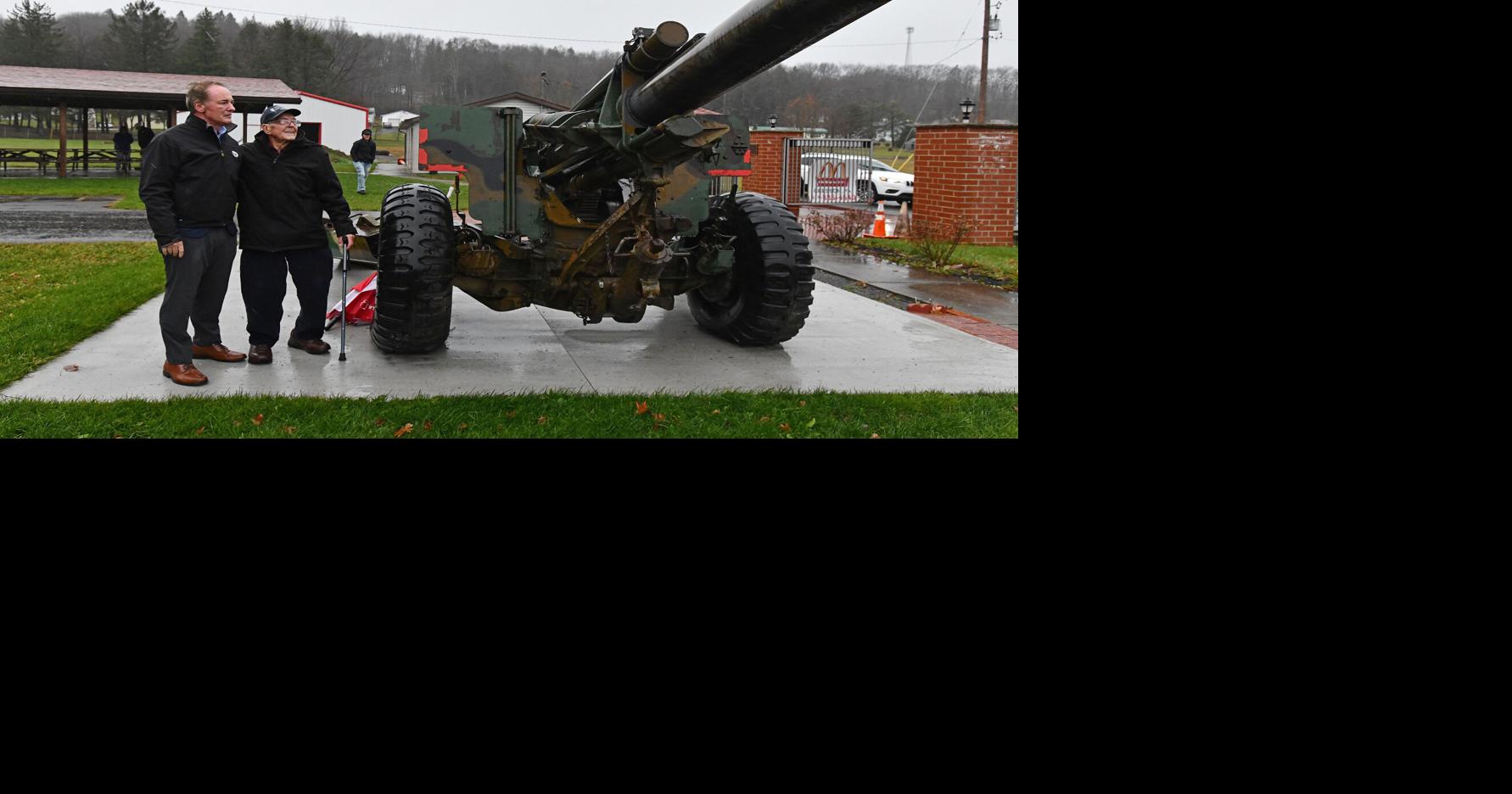 Joyce helps to deliver howitzer for Lilly park | News | tribdem.com