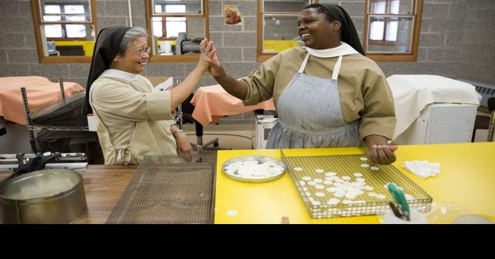 Cloistered nuns bake altar breads for papal Mass in Philly | News ...