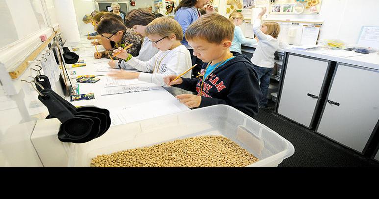 Mobile agricultural science lab visits Forest Hills students | News ...