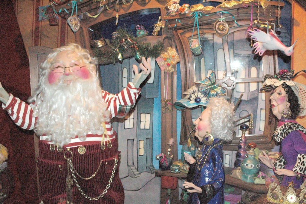 Animated art | Christmas window displays set up in Meyersdale | Local ...