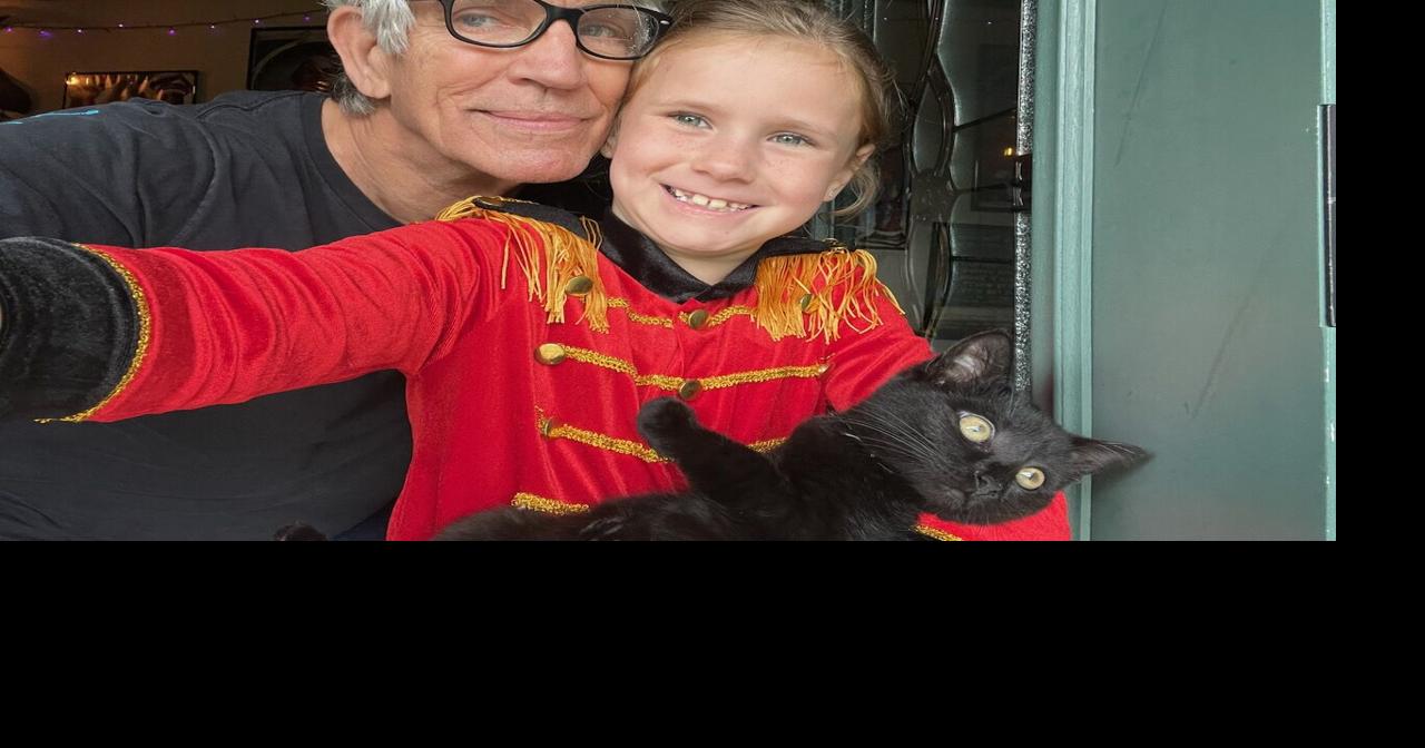 Golden Globe nominee Eric Roberts films scenes in Windber, tours town ...