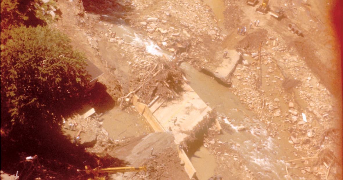 1977 flood | Images of destruction, death and hope: Photographers saw ...