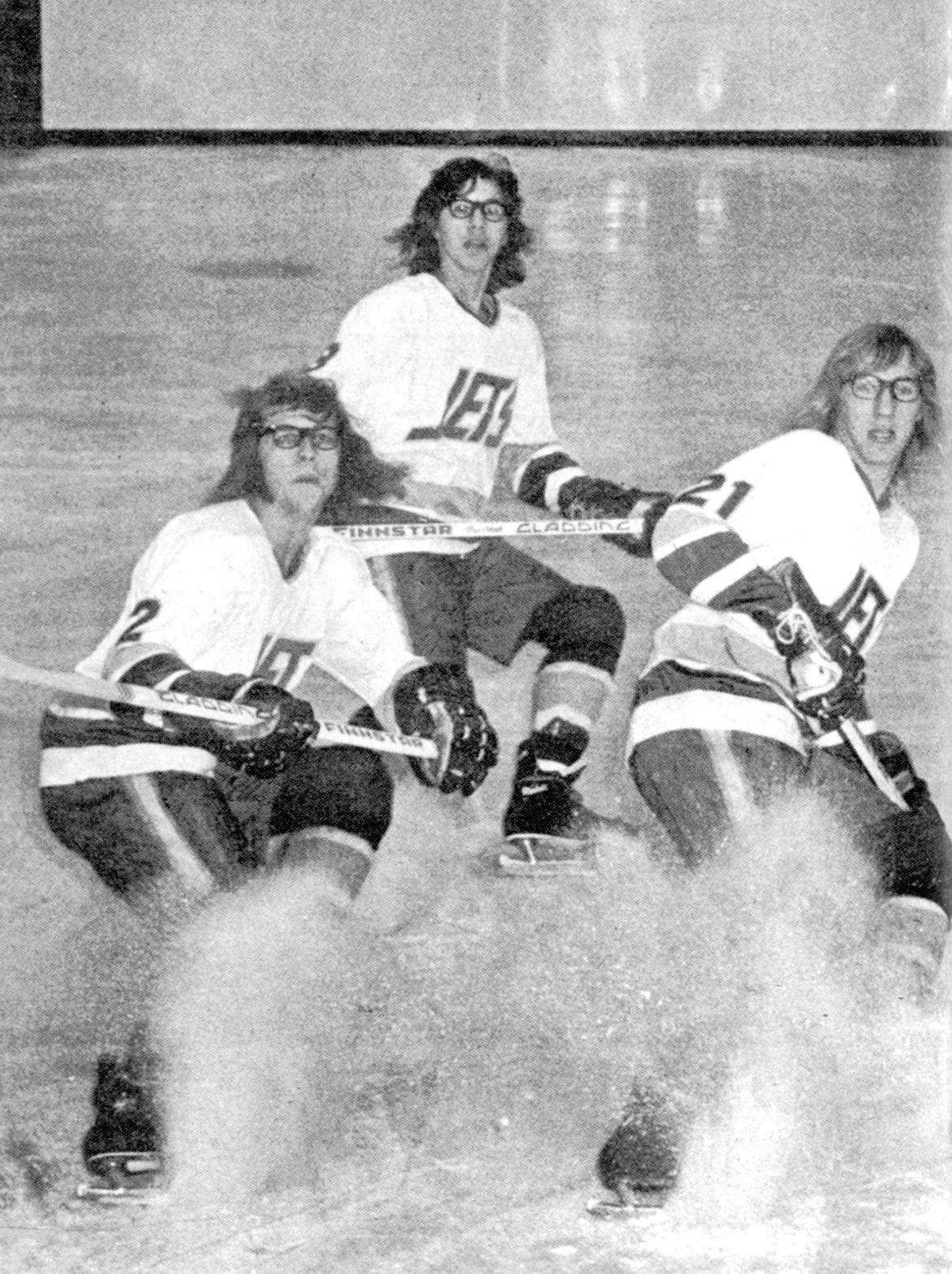 Carlson brothers, Dave Hanson added personality and toughness to Jets ...