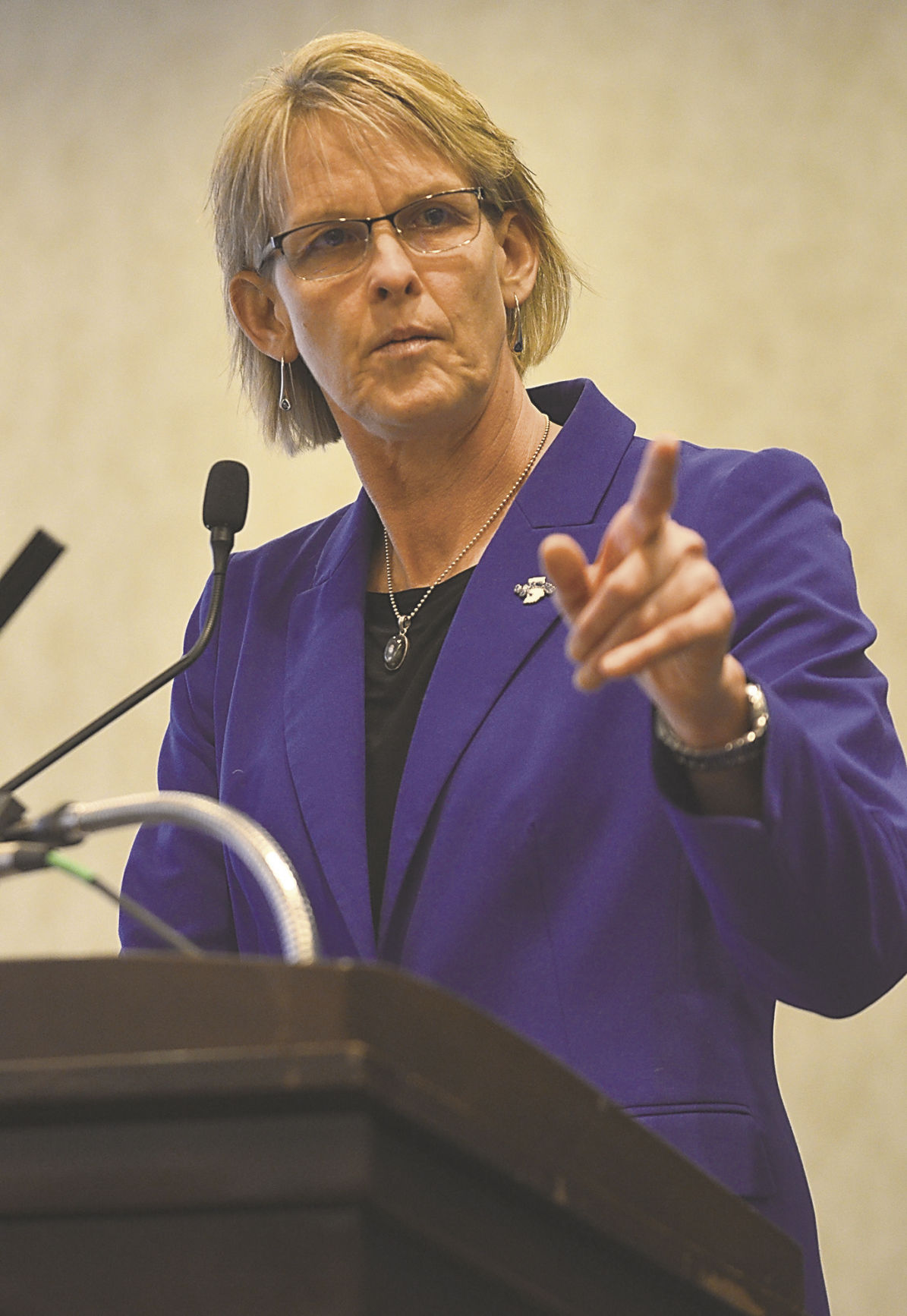 Hoosier legend Vicki Hall brings passion, deep basketball experience to ...