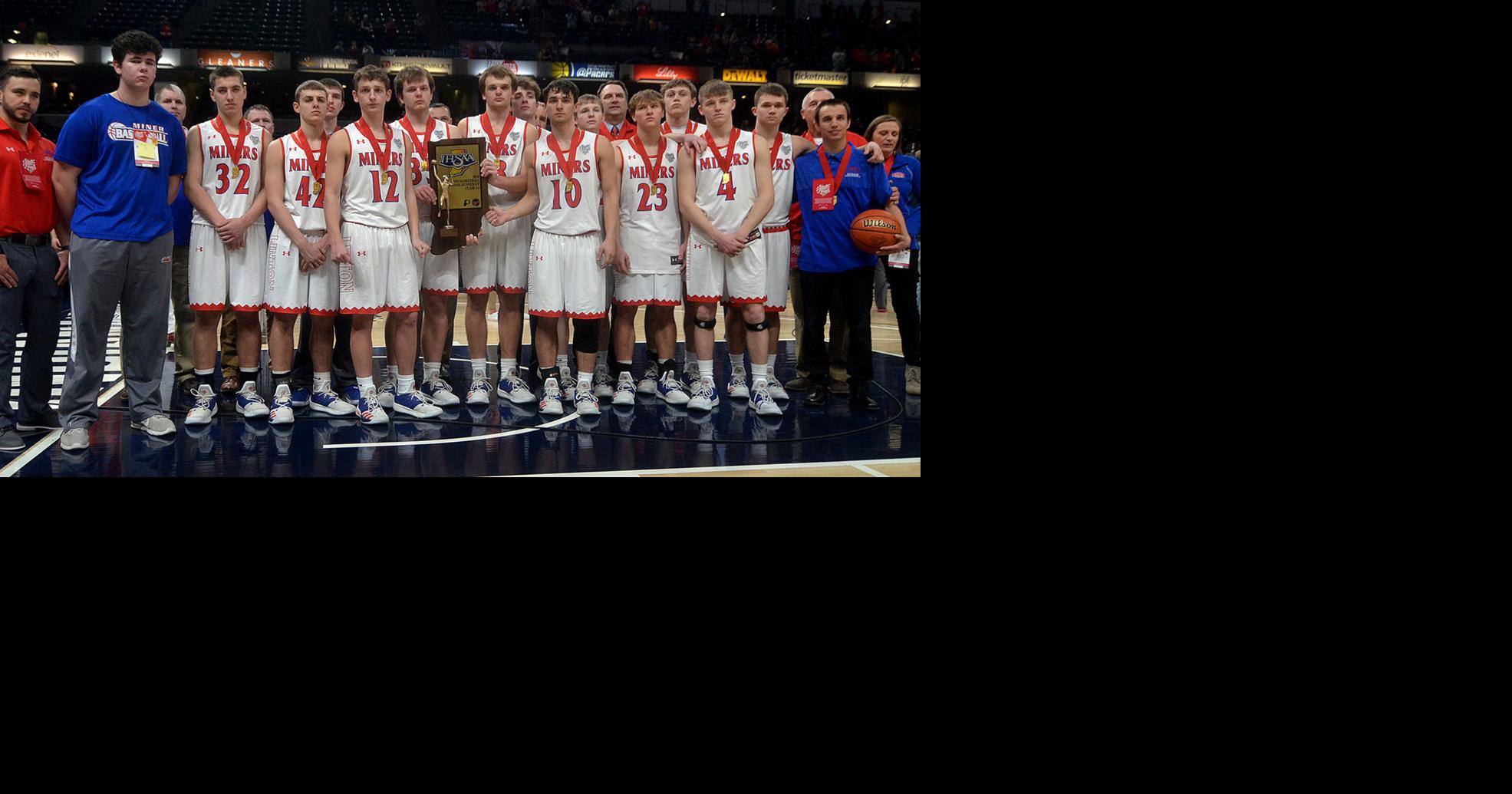 The Linton Miners at the 2019 IHSAA 2A Boys Basketball State Finals ...