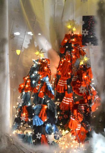 Awards given for downtown window decorating contest | Local News ...