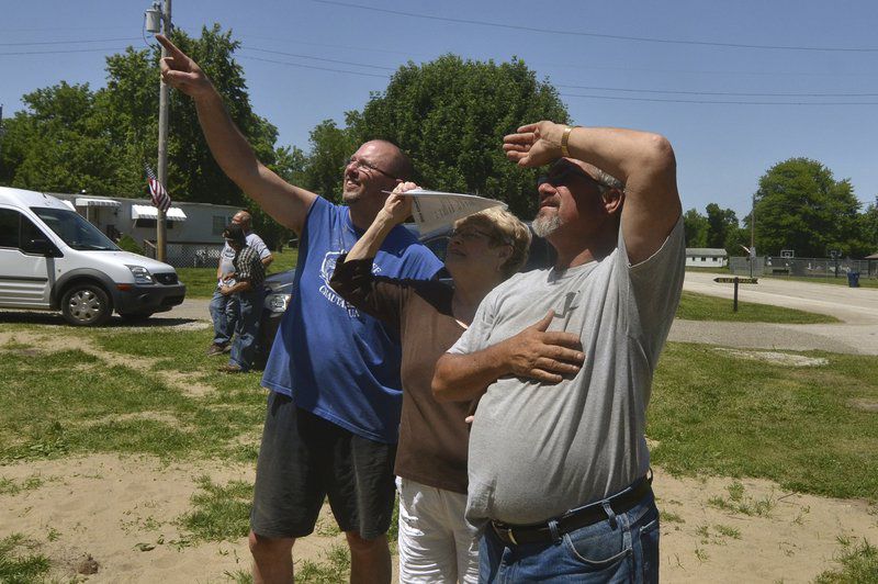 Merom mural finished ahead of annual Chautauqua | Local News | tribstar.com