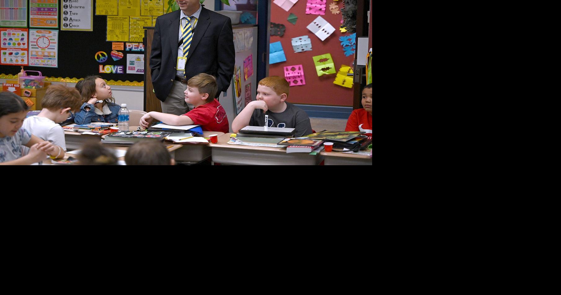 Interim VCSC Superintendent Tom Balitewicz tours DeVaney Elementary ...