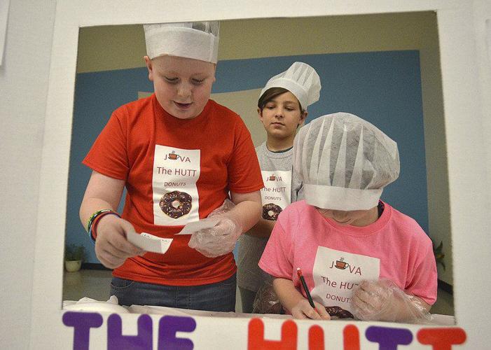 Got doughnuts? Hoosier Prairie fourth graders do sweet business battle ...