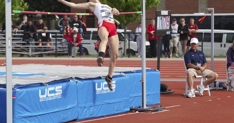 Daily Top 5: Liz Evans clear No. 1 in Rose-Hulman track history | Rose ...