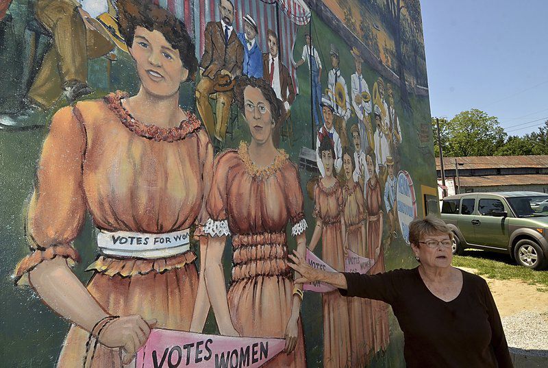 Merom mural finished ahead of annual Chautauqua | Local News | tribstar.com