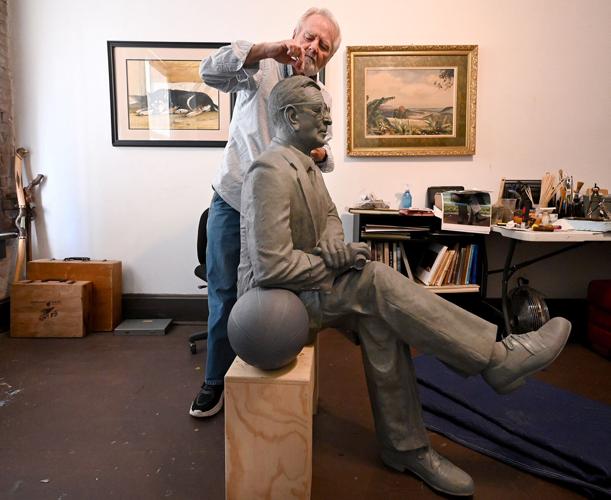 Mike Lunsford: Of a unique cast: Statue reflects character of the late ...