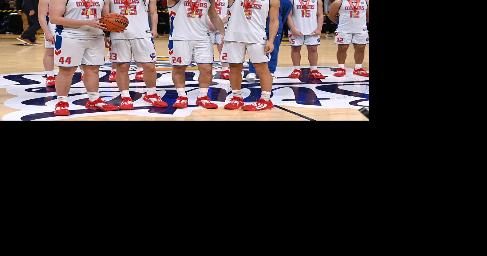 Linton boys basketball at the IHSAA Class 2A state championship ...