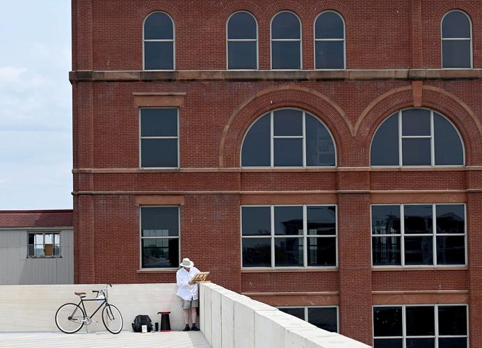 In plein sight: Artists working outdoors have until Saturday afternoon ...