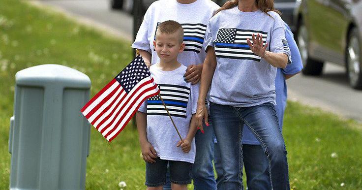 Public turns out for officer Rob Pitts procession | Local News ...