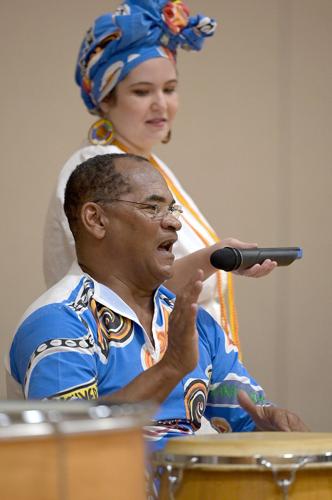 Viver Brasil conducts performance, workshop at Ben Franklin Elementary ...