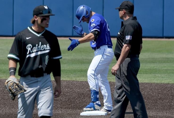 Off to a great start: NCAA regional fans enjoying tournament ball ...