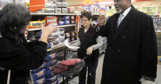 Program offers insights to struggles deaf people face every day | Local ...