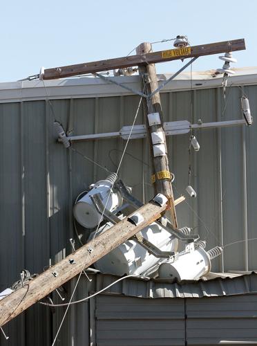 Damaged pole cuts power to Tracy residents | Tracy Press News ...