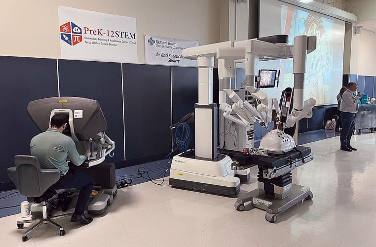 Students get hands-on, close-up look at medical robot | Tracy Press ...