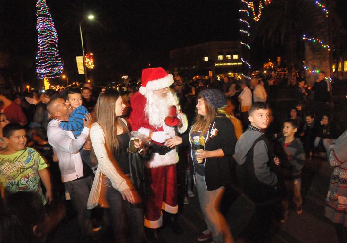Santa Claus in Patterson event draws huge crowd | Patterson Irrigator ...
