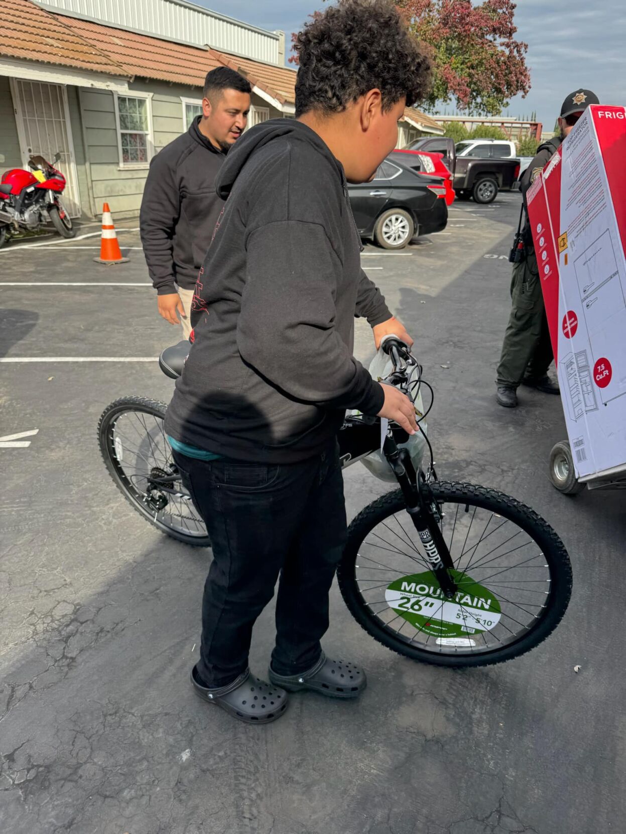 Patterson Police help families meet needs | Patterson Irrigator ...