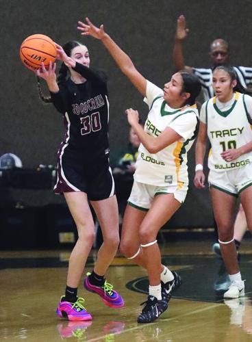 Girls basketball: Timberwolves outlast shorthanded Bulldogs | Tracy ...