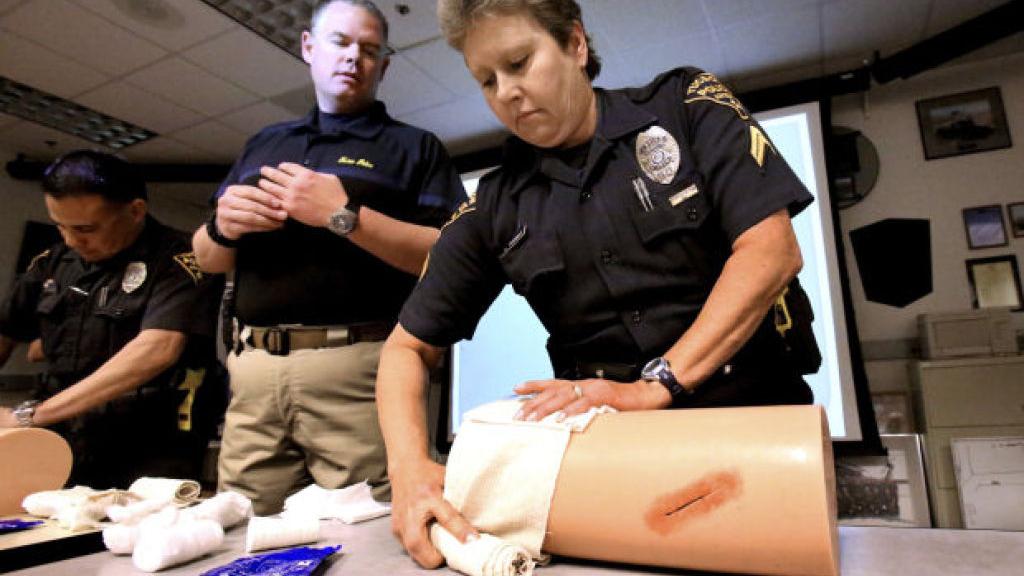 Tucson police officers get new trauma kits | Crime | tucson.com