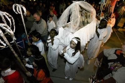 Photos: Las Posadas procession, a Tucson tradition