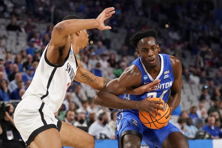 Azuolas Tubelis not only college star facing stay-or-go decision | Arizona Wildcats basketball ...