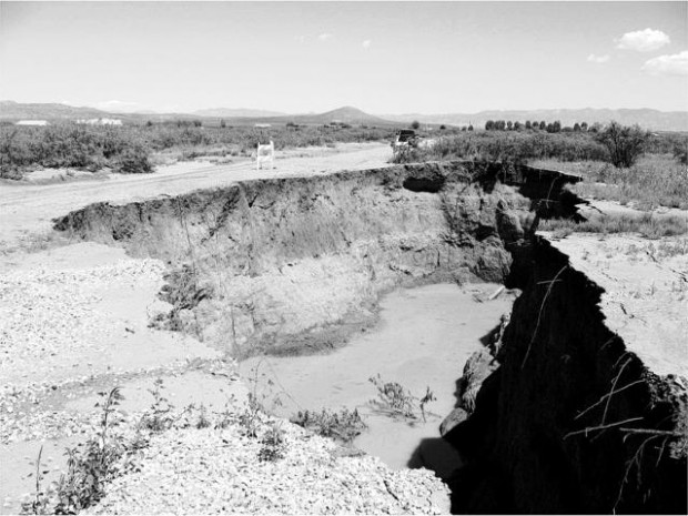 Pumping of groundwater spurs surge in earth fissures