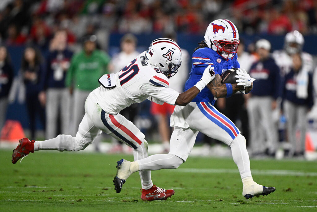 Shorthanded Arizona Wildcats fall to SMU in Holiday Bowl