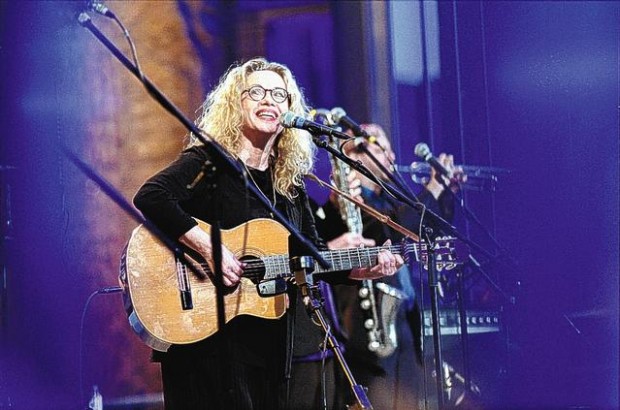 Singer brings her poignant Yiddish, Hebrew music to the Fox Theatre