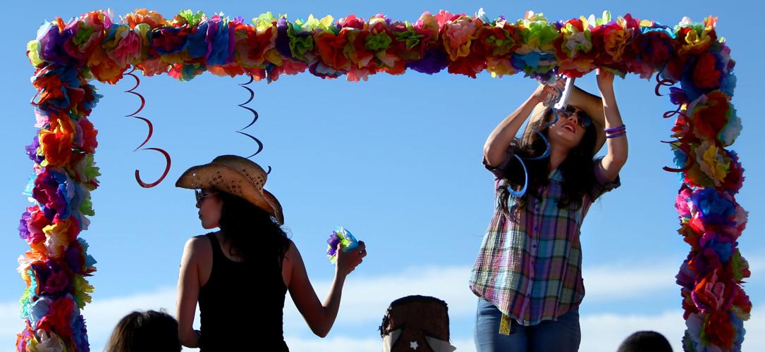Photos: 2017 Rodeo Parade float prep