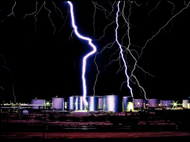 Warren Faidley's tips on shooting lightning
