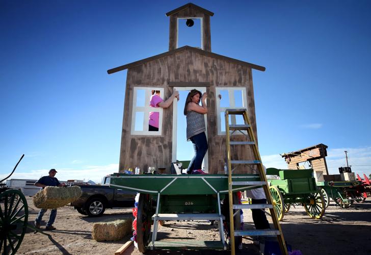 Photos: 2017 Rodeo Parade float prep
