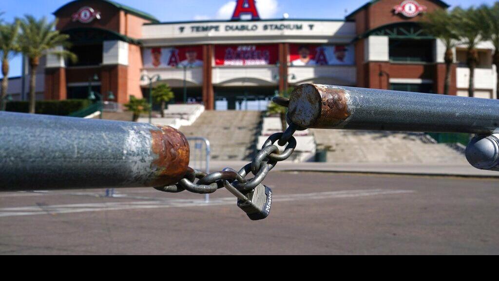 Lockout gets real: MLB's spring showcase goes silent