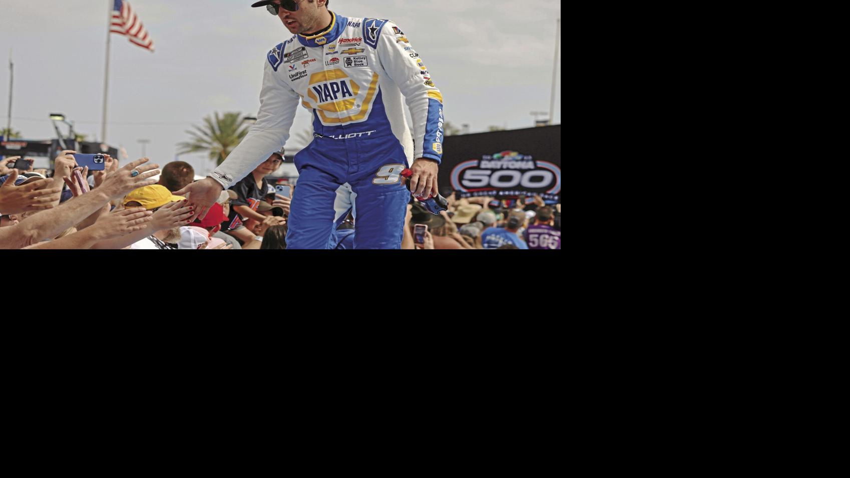 NASCAR star Elliott has leg surgery after snowboard accident