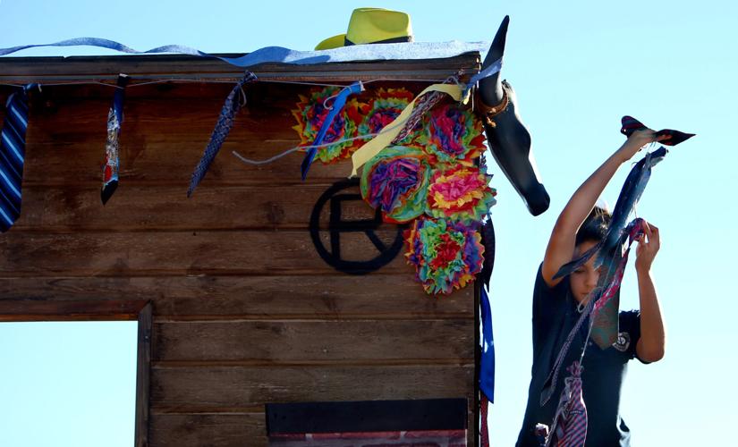 Photos: 2017 Rodeo Parade float prep