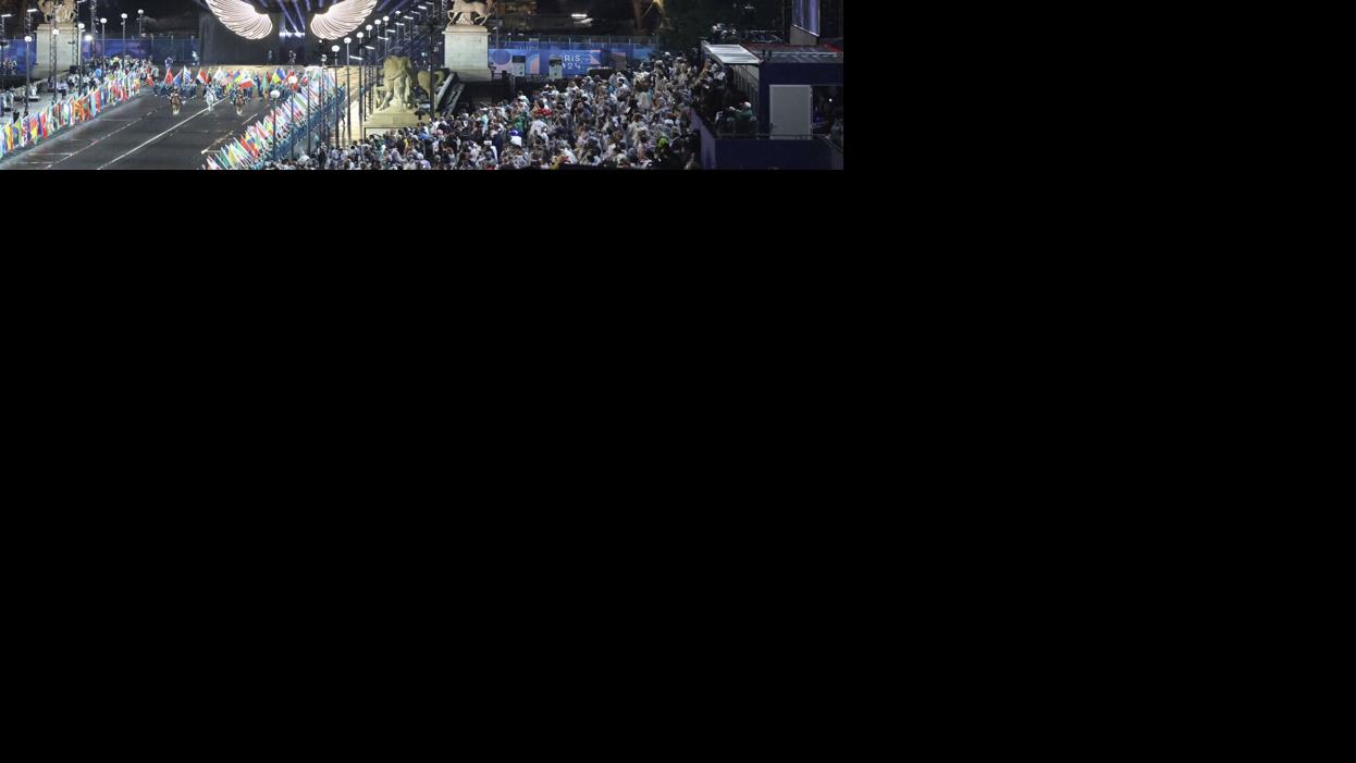 Drag queens' 'Last Supper' tableau draws criticism