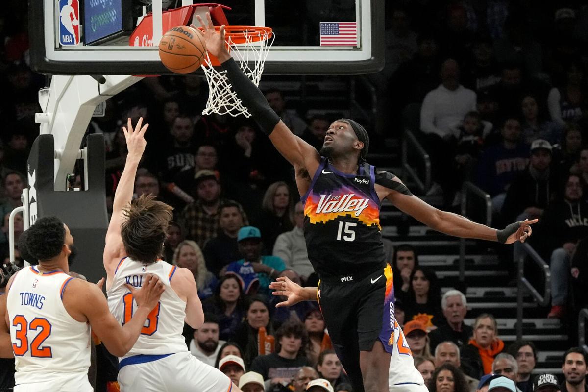 Booker scores 31 points, Brooks adds 27 as Suns hold on to beat Knicks ...
