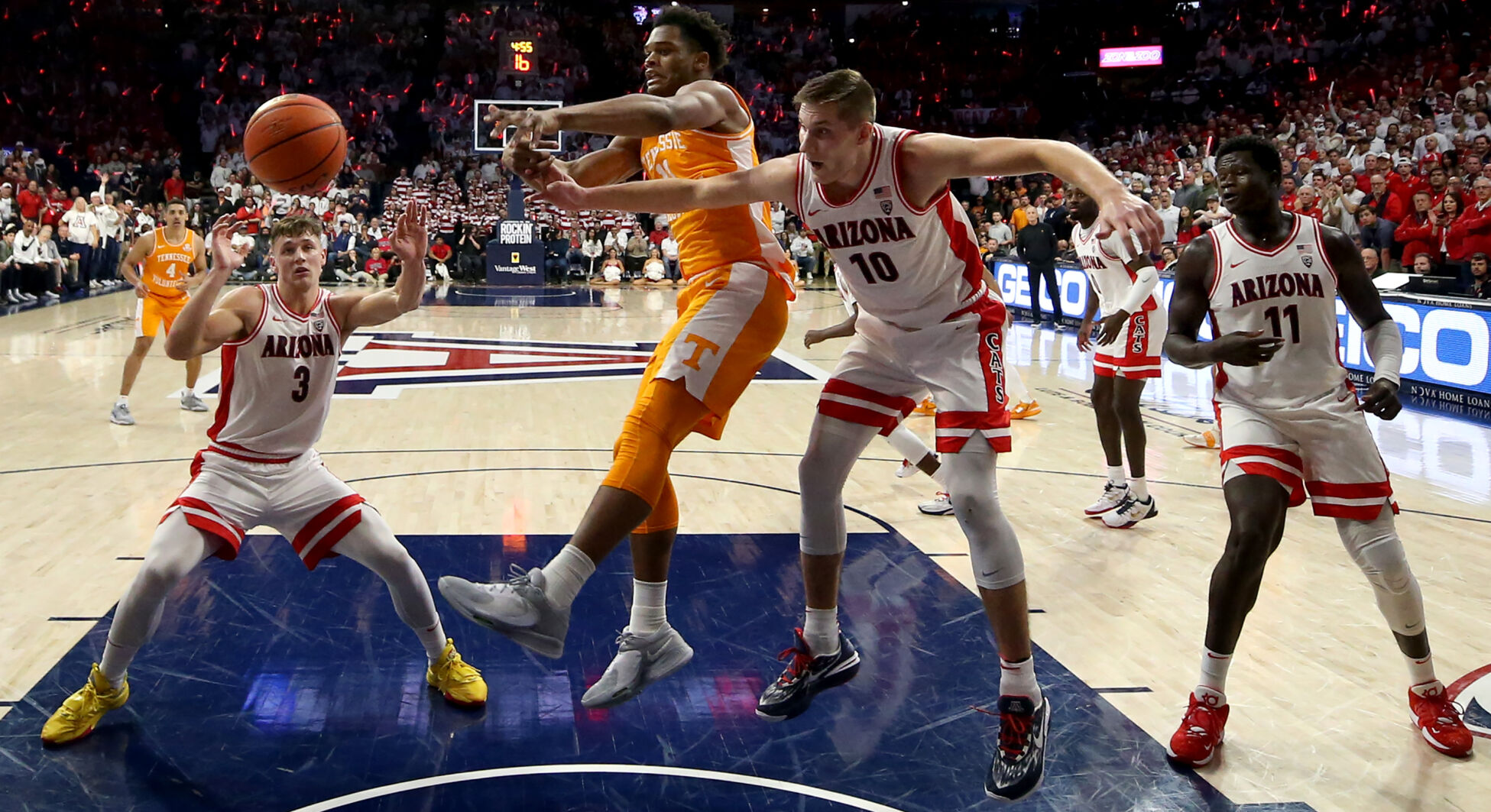 Tennessee transfer forward Tobe Awaka takes visit to Arizona Wildcats